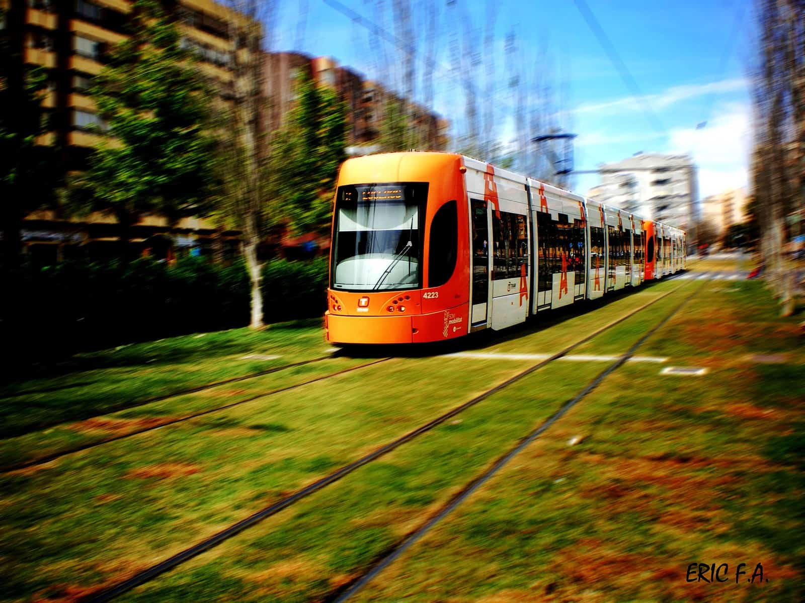 TRAM EN EL BULEBAR - Enamorados de Alicante