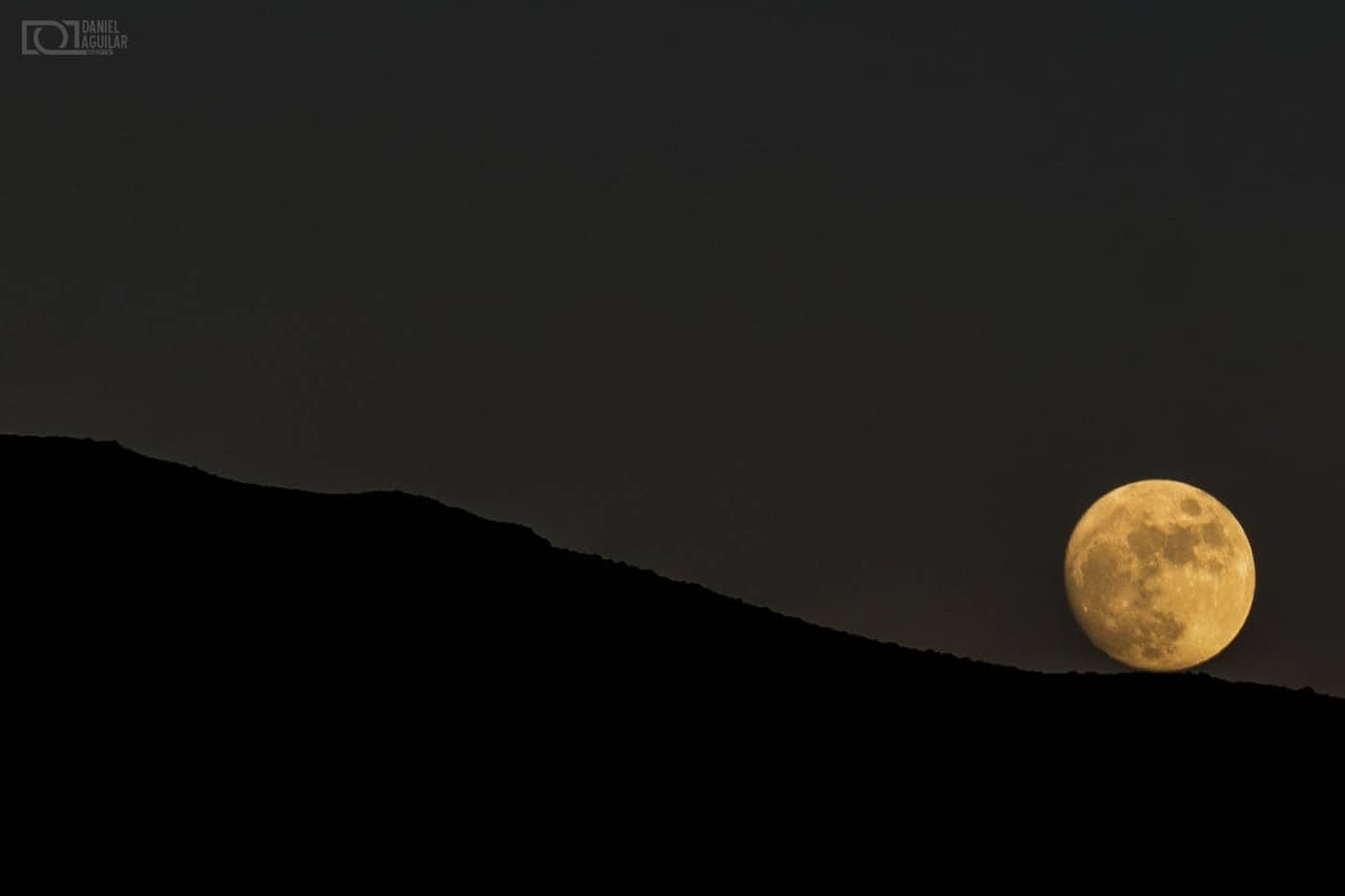 La Luna Asoma - Enamorados de Alicante