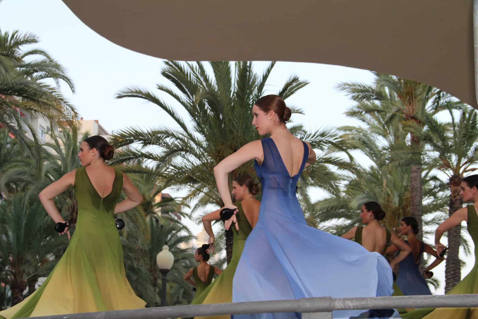 Castañuelas en la explanada - Enamorados de Alicante