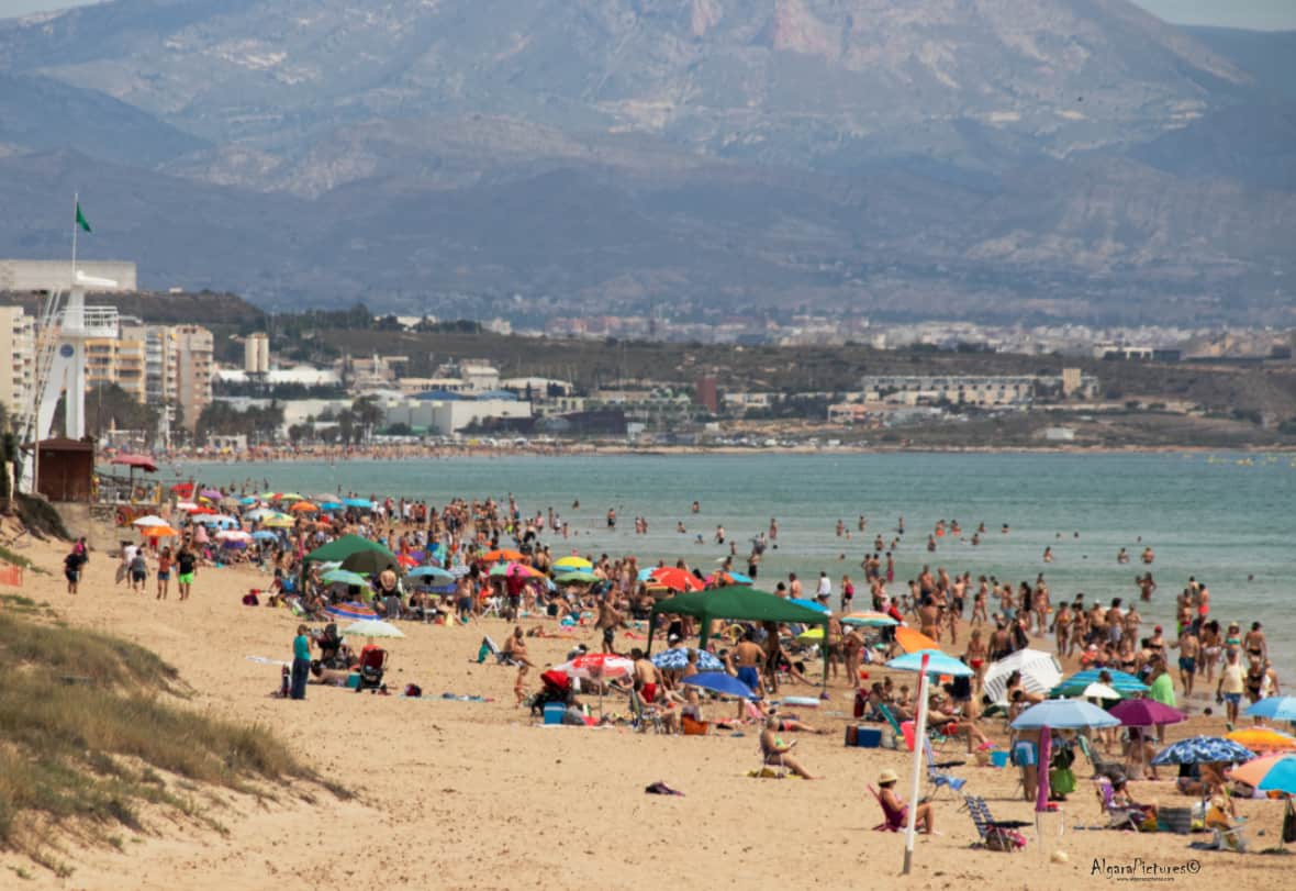 Playa de Arenales del Sol | Enamorados de Alicante
