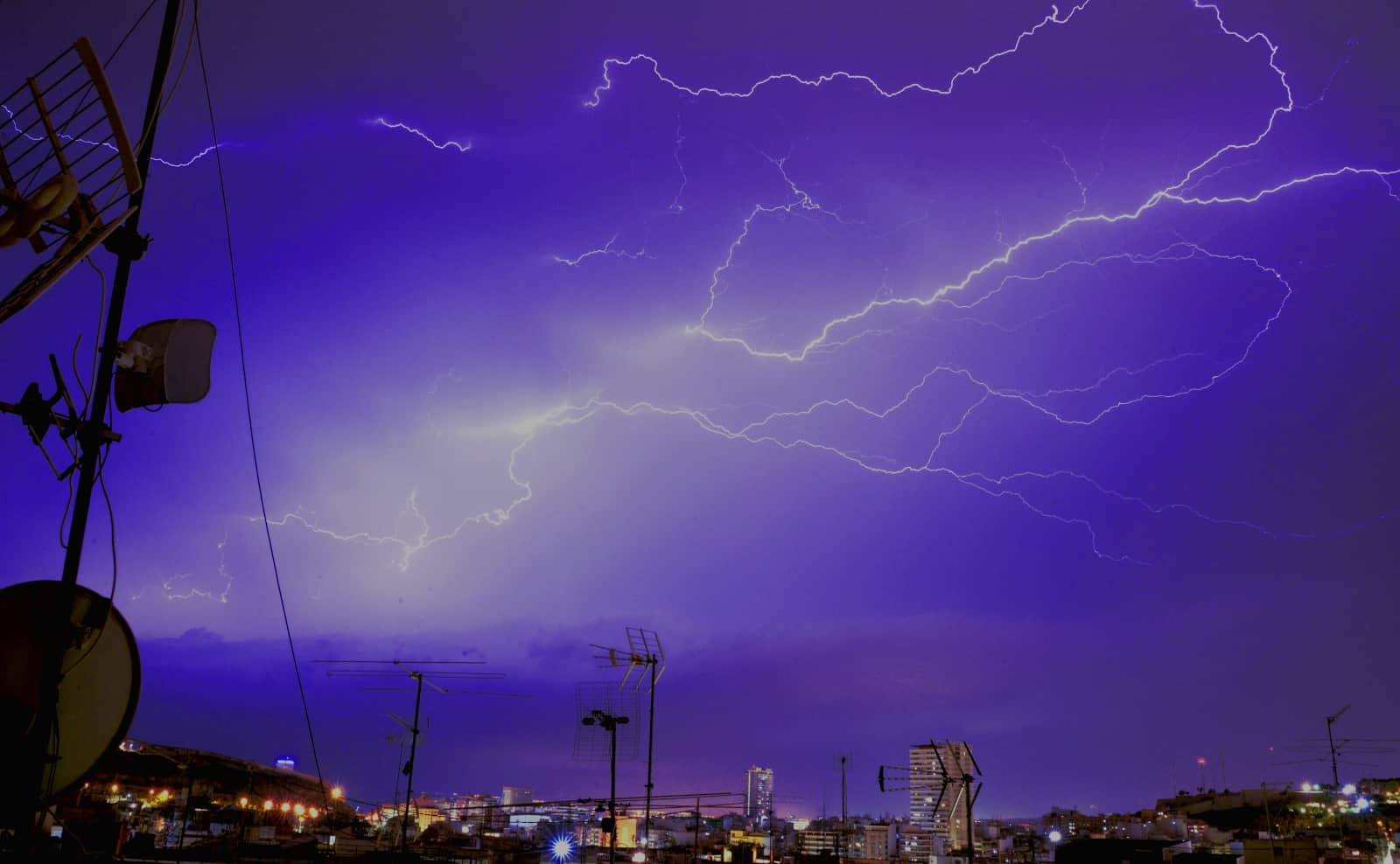 “Resplandor en la Ciudad” | Enamorados de Alicante